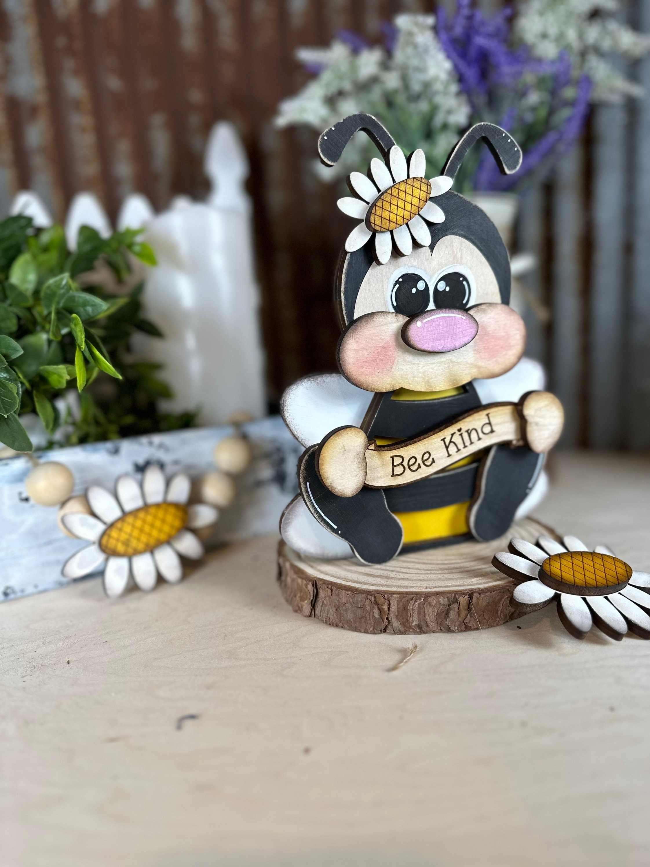 Sitting Bee SVG Digital Download for Glowforge or Laser Not a - Etsy Canada