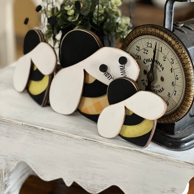 Primitive Bee - Etsy