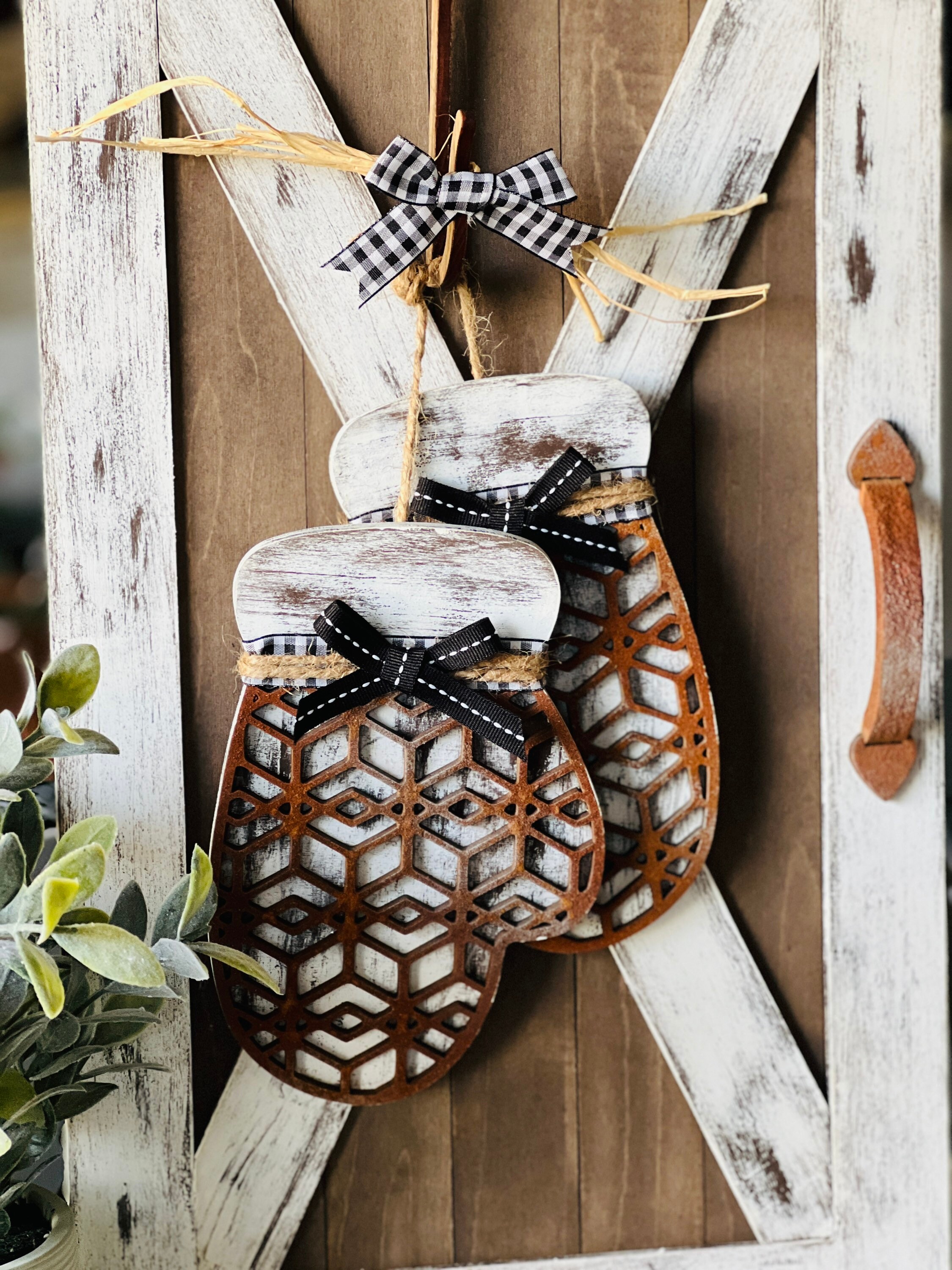 Farmhouse Mitten SVG: Laser Cut File, Primitive Decor (digital Download ...