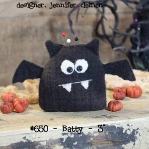 Batty Wool Bat or Pincushion Craft Pattern 3in Tall - Etsy