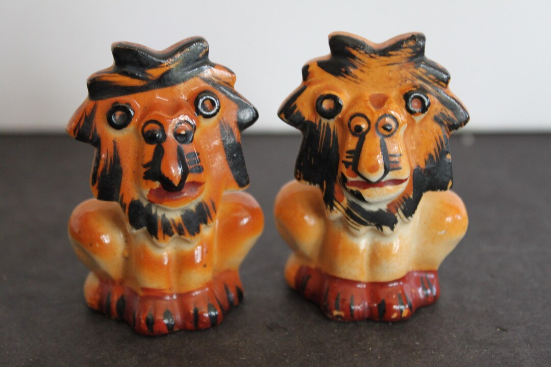 Vintage Ceramic Lion Salt and Pepper Shakers. Mint Condition, Cute ...