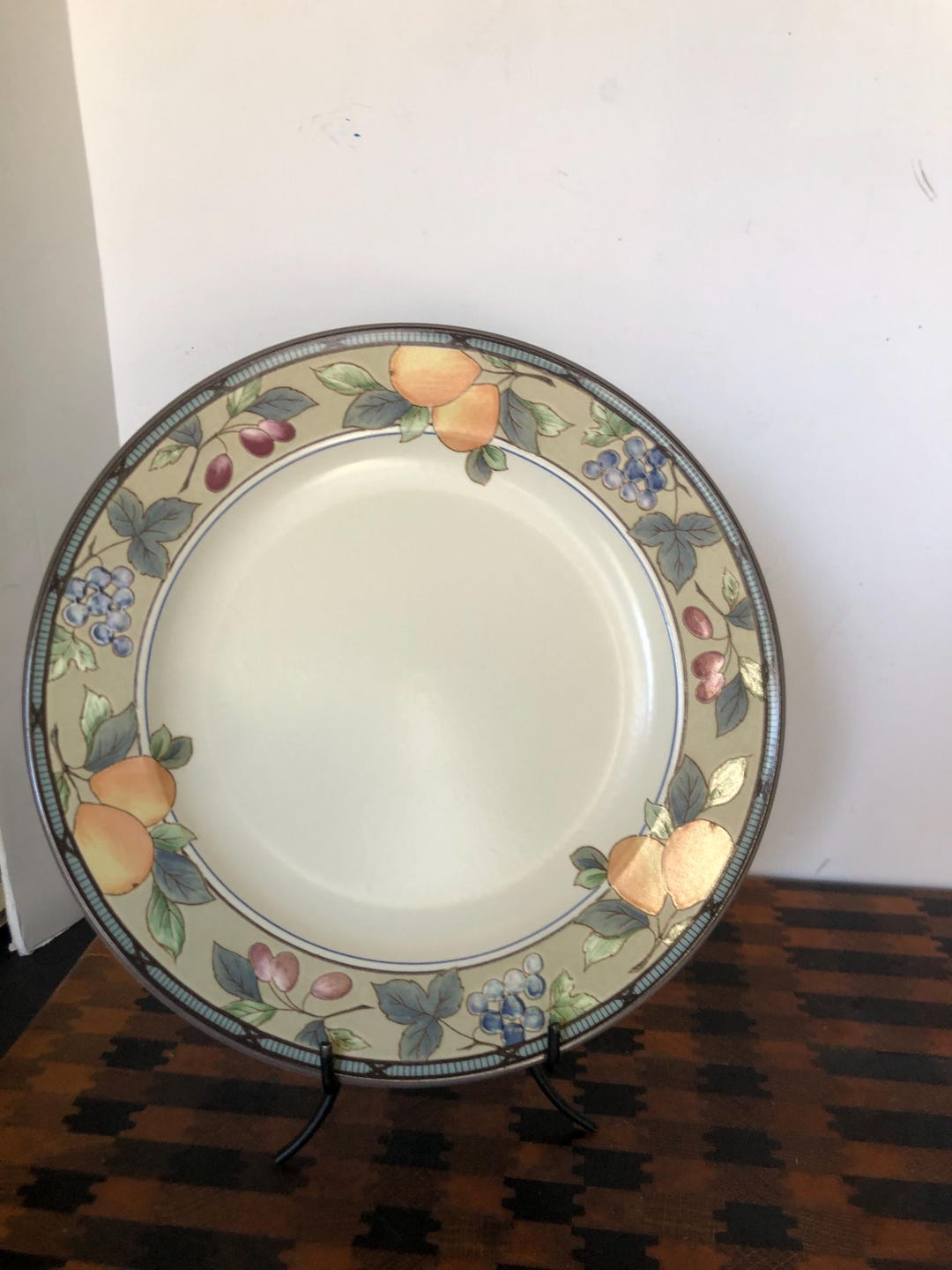 Vintage Mikasa Intaglio Garden Harvest Dinner Plate. Mint Condition ...