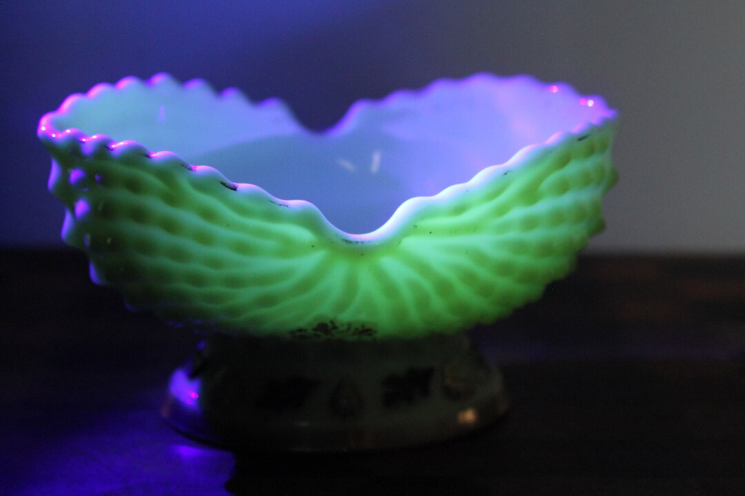 Vintage Northwood Custard Glass Dish. Nautilus Shell Shape, Hobnail ...