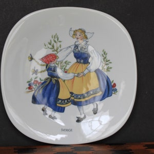 Vintage Swedish Collectible Plate. Rorlfrand, Sverigedrakten, Swedish ...