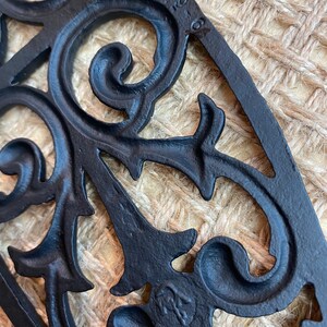 Cast Iron Wilton Trivets Set of 3 - Etsy