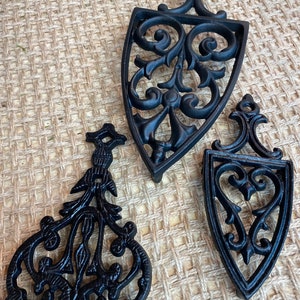 Cast Iron Wilton Trivets Set of 3 - Etsy