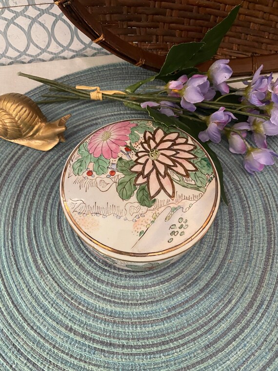 powder box vintage porcelain - Gem