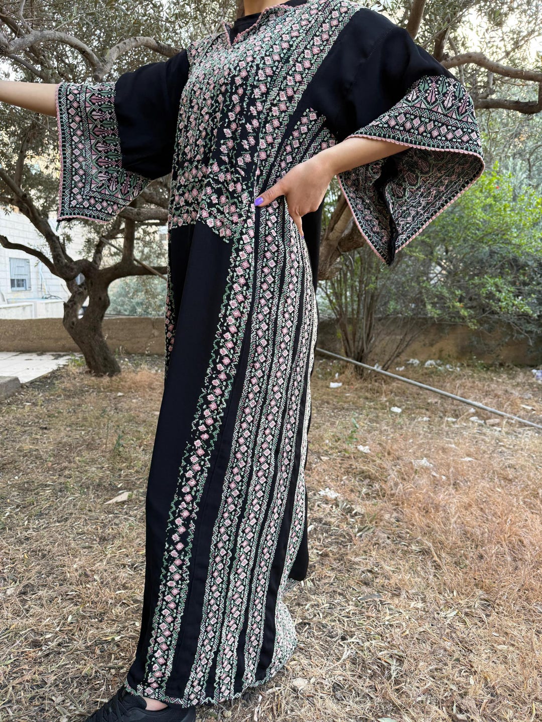 100% Handwoven Vintage Palestinian Thobe - Black Thowb With Full Floral ...