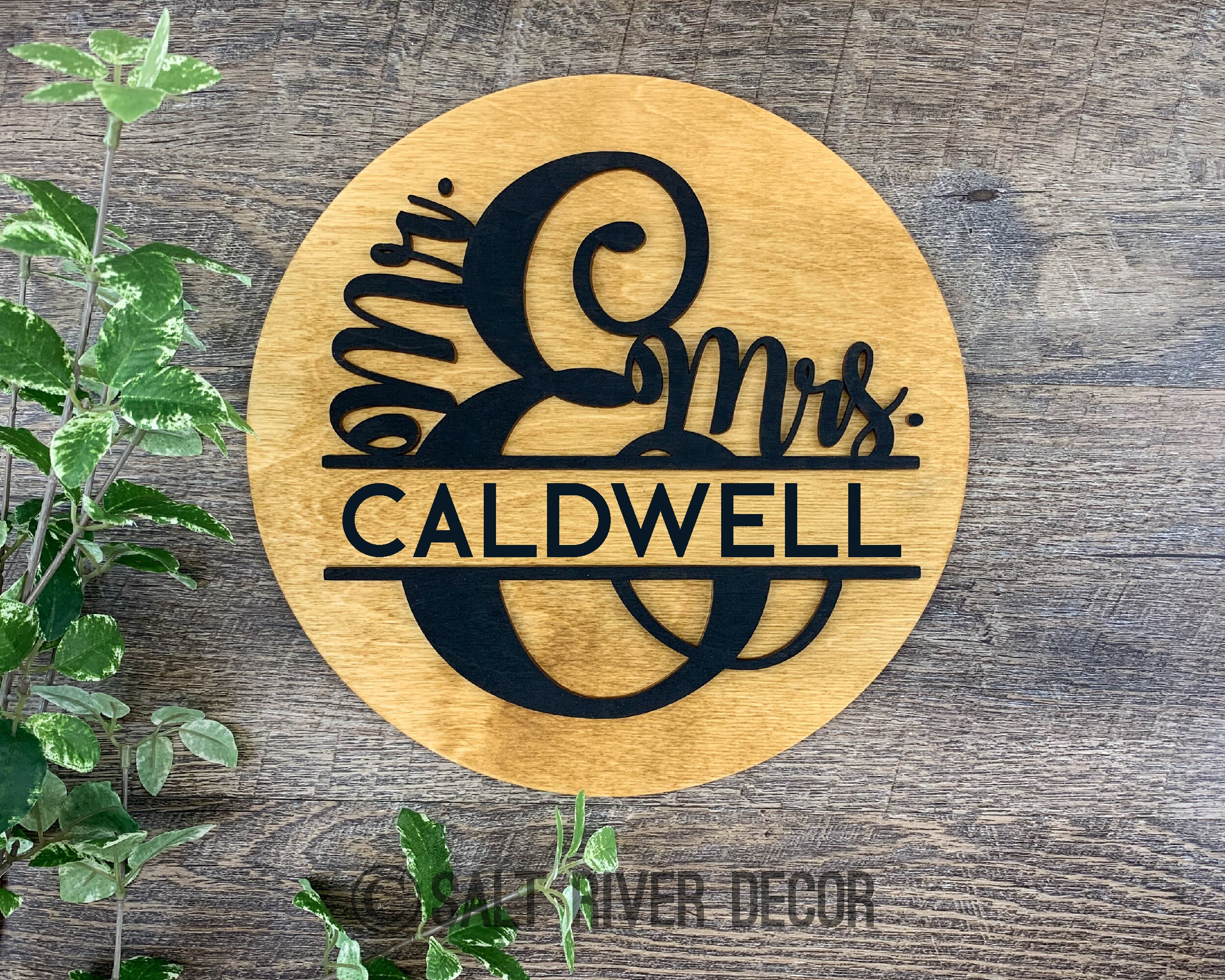 Mr and Mrs Last Name Sign Newlywed Home Decor Round Wedding Wood Circle ...
