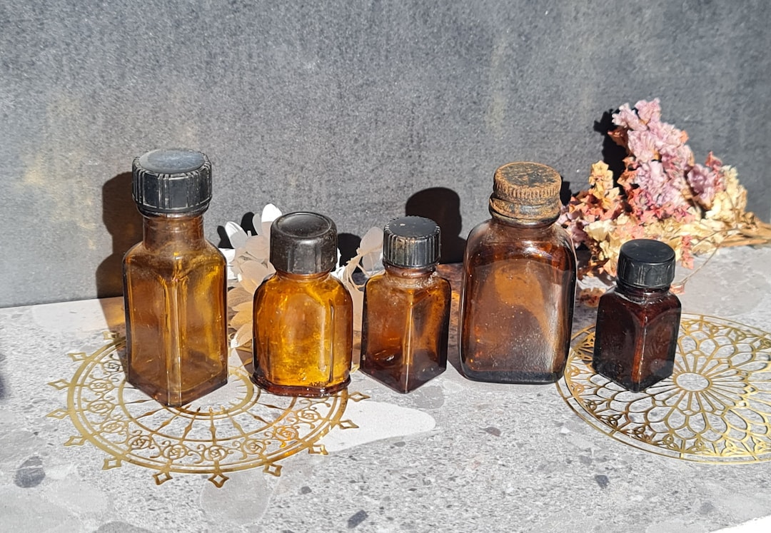 FIVE Vintage Amber Apothecary Bottles 5 Amber Medicine - Etsy