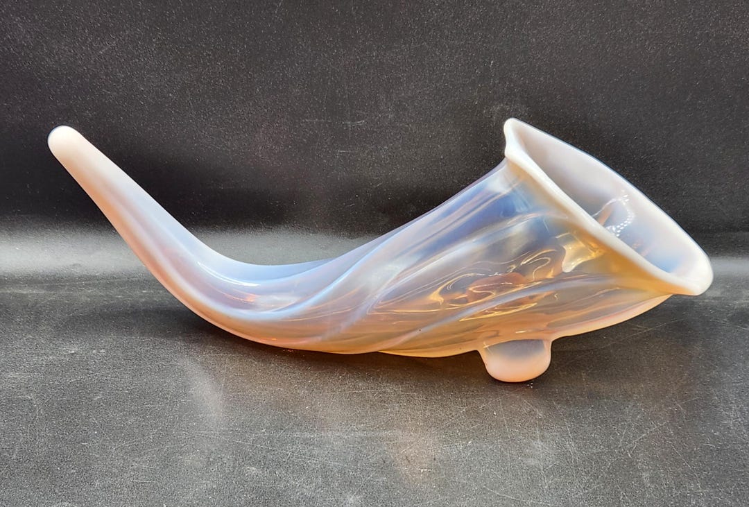 Duncan & Miller RARE! Sanibel Pink Opalescent Glass Cornucopia - Etsy