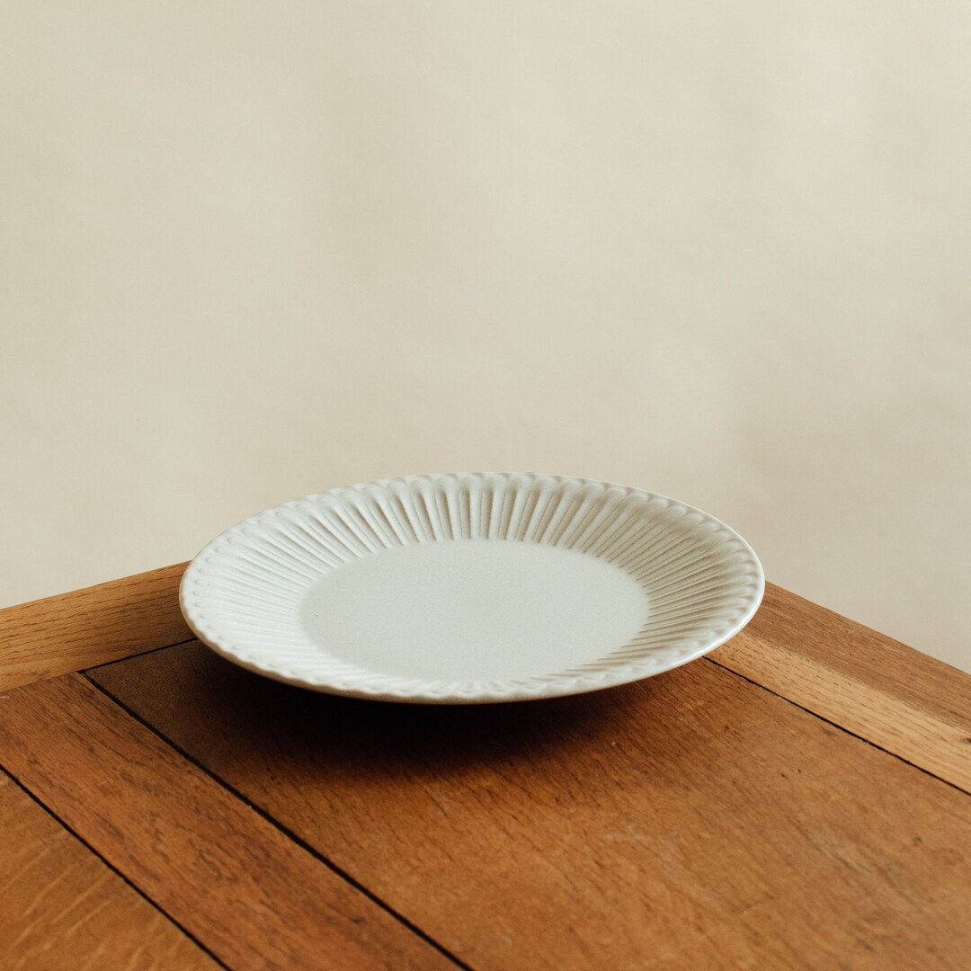 Shush Grace 24cm Flat Plate Japanese Handmade Rustic White Plate Dining ...