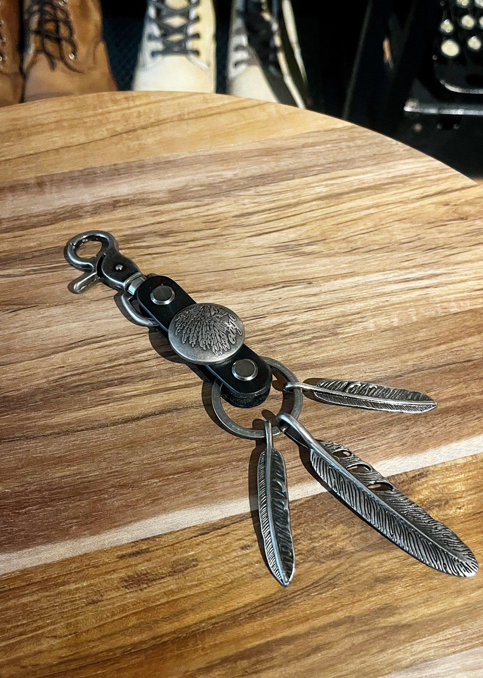 Vintage Style Retro Keychain Men's Keyring Metal Feather Leather ...