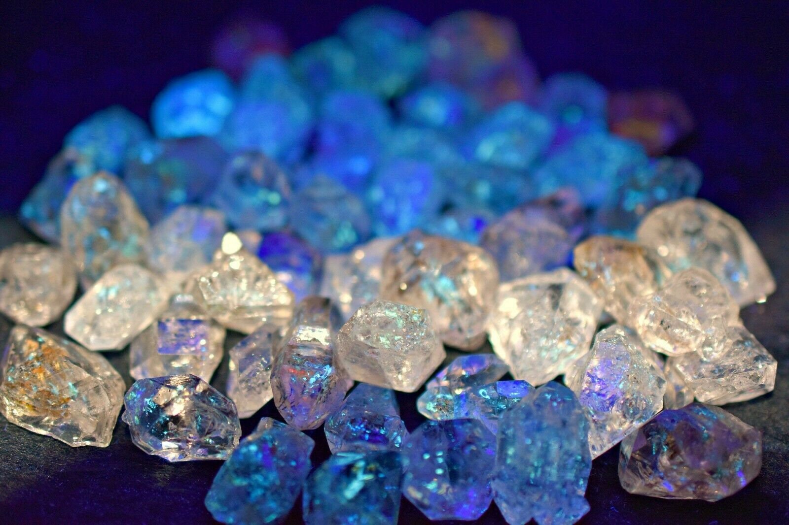 200 CT Double Terminated Fluorescent Natural Petroleum Diamond | Etsy