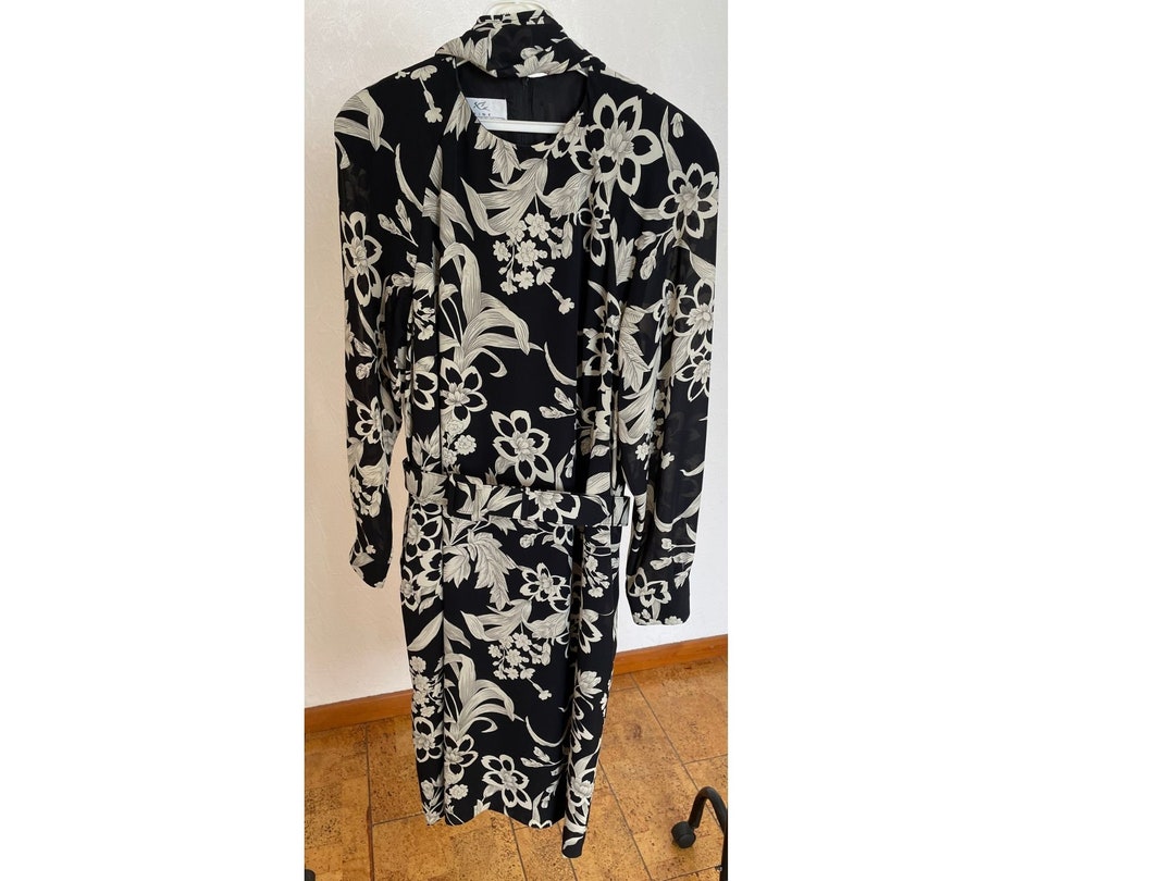 FINK Black and Beige Dress 80's With Belt and Collar in Same Fabric ...