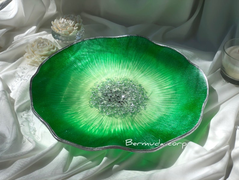 Luxury Decorative Emerald Resin Fruit Bowl, Large Green and Silver Geode Serving Tray - Etsy