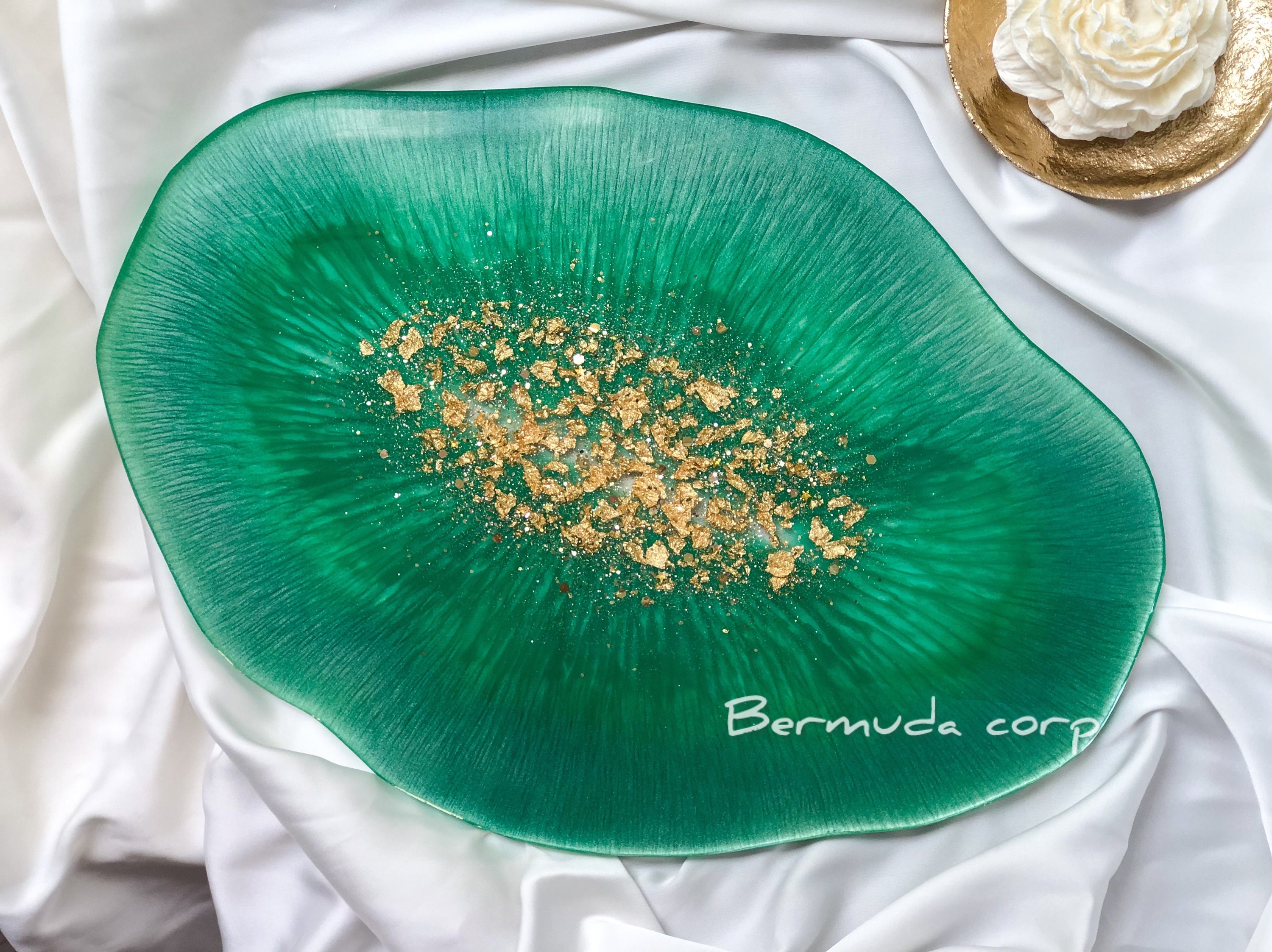 Resin Emerald Oval Tray: Geode Green and Gold Vanity Decor - Etsy