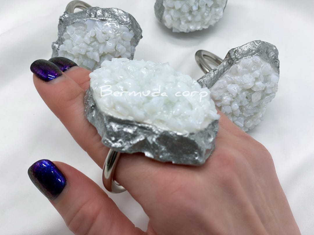 White Crystal Geode Napkin Rings: Silver Resin Wedding Decor - Etsy
