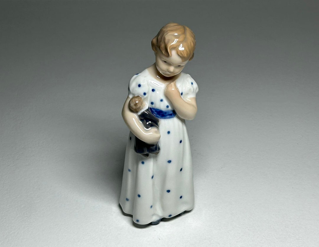 Royal Copenhagen Figurine Girl With Doll #3539, Royal Copenhagen Girl ...