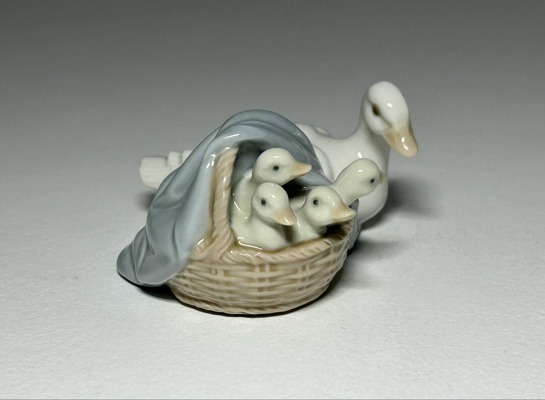 Lladro Figurine 'mother Duck and Ducklings' No 4895, Lladró Mother Duck ...