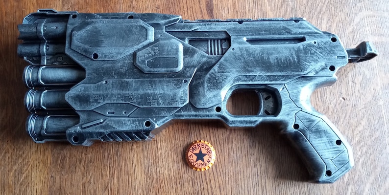 Dual Strike Cyberpunk/ Post Apocalyptic Themed Blaster Pistol Prop With ...