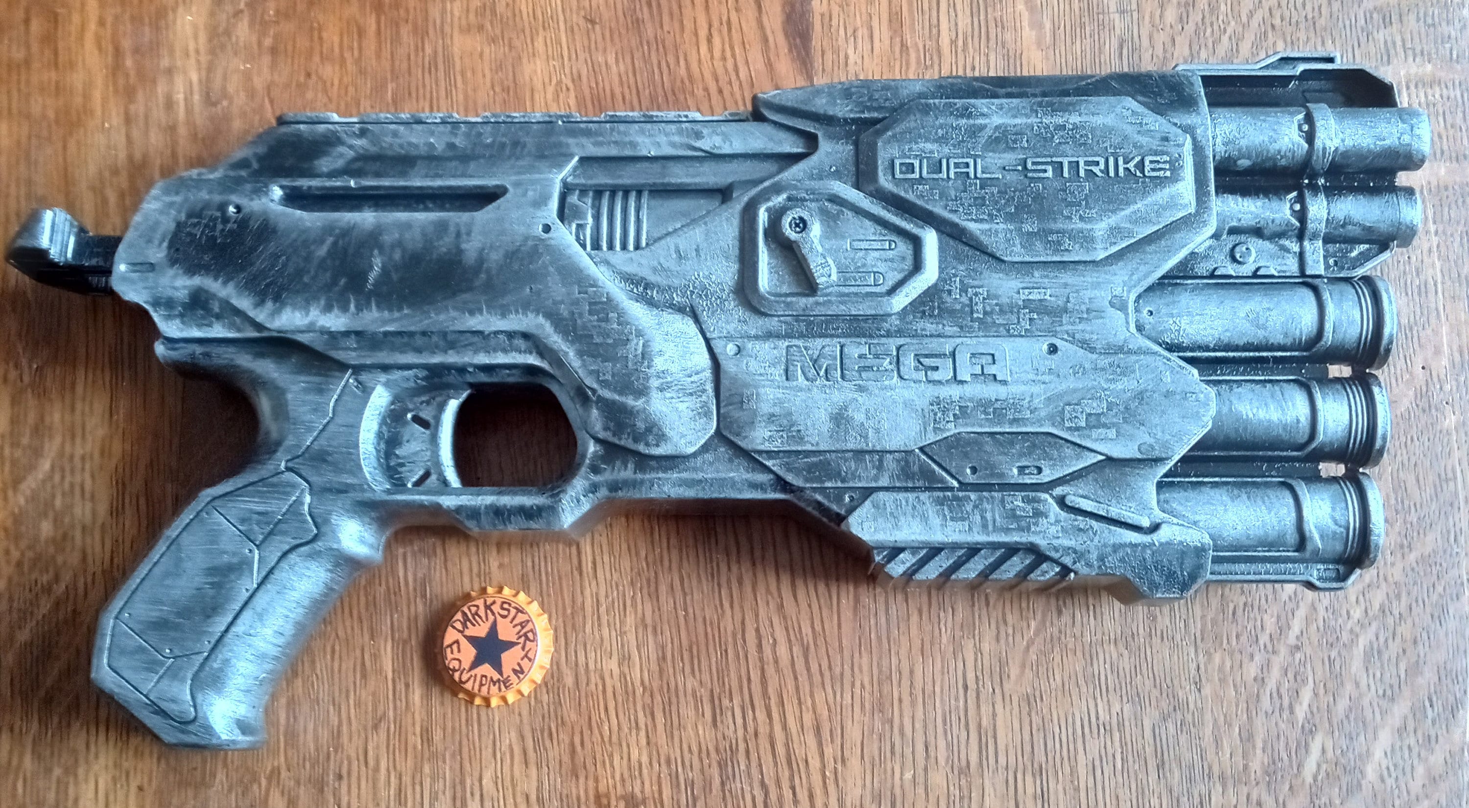 Dual Strike Cyberpunk/ Post Apocalyptic Themed Blaster Pistol Prop With ...