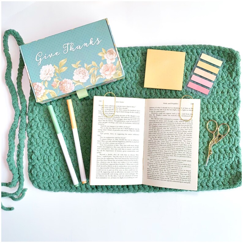 Planner Crochet Mat - Chunky Yarn - Flat Lay Mat - Book Mat - Etsy