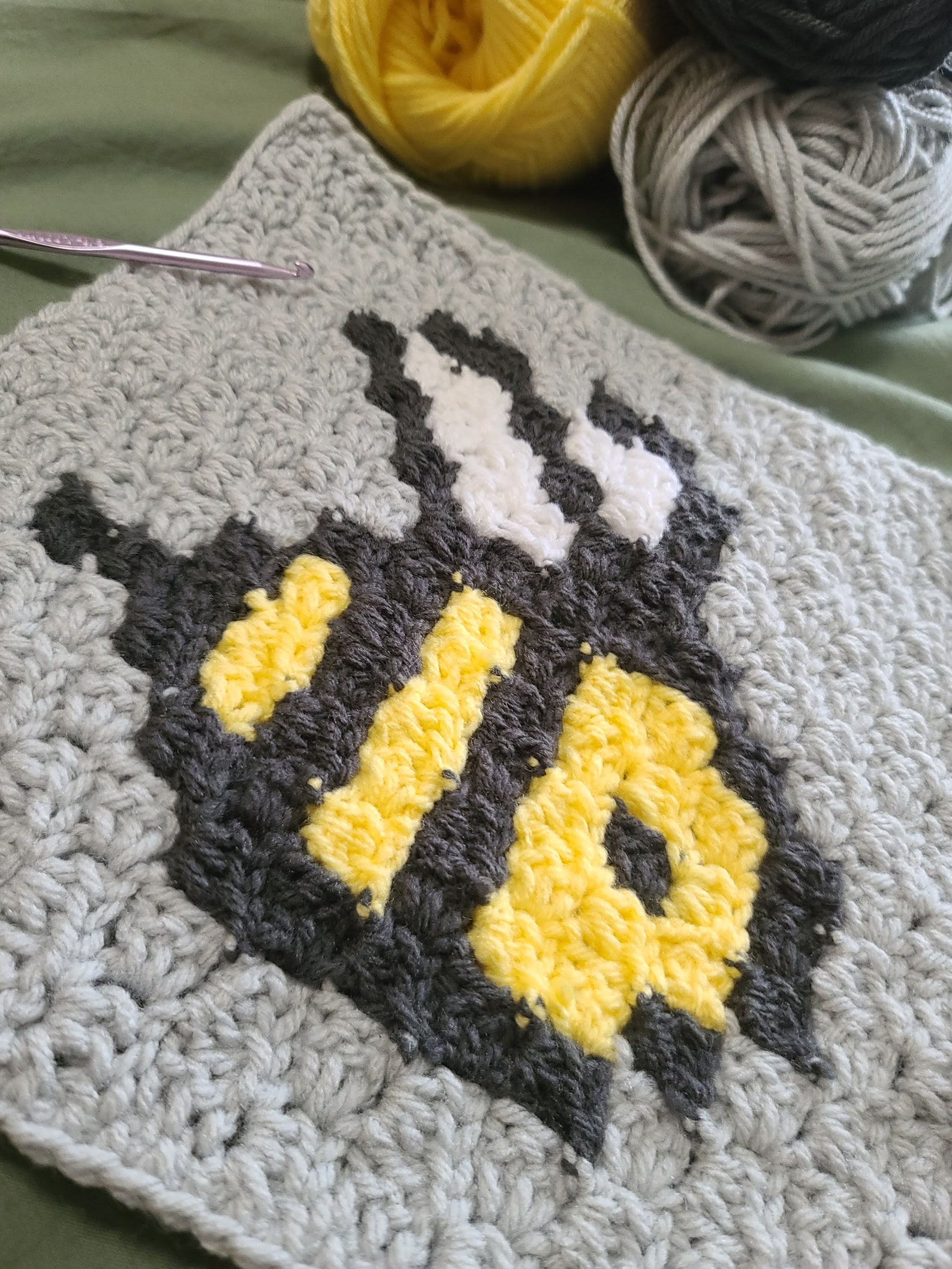 Crochet Bumblebee Motif, C2C Crochet Pattern, Beginner Crochet Pattern ...