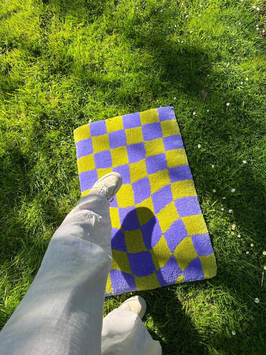 Handmade Wavy Checkered Print Pattern Tufted Rug / Accent Rectangular ...