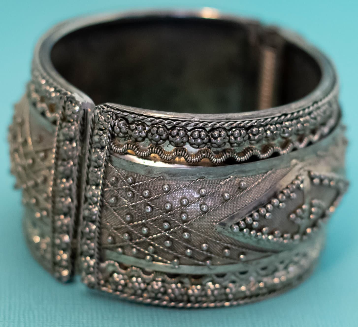 7 Inch, Vintage Silver Tone Intricate Mandala Stylized Hinge Bangle EX9 ...