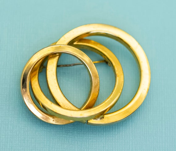 Vintage Multiple Circles Gold Tone Elegant Brooch - E3 - Gem
