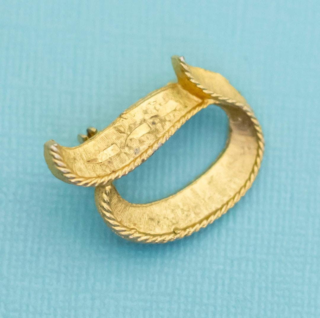 Vintage Gold Tone Greek Style Letter Brooch - E32 - Etsy