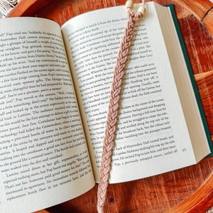 Macrame Bookmark // Bookmark // Boho Bookmark // Braided Bookmark ...