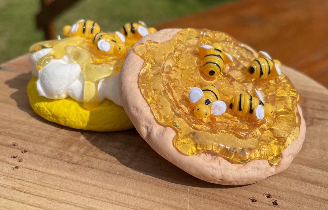 Bee Cookies, Honey Bee Cookies, Bee Sandwich Cookies, Fake Bake, Faux ...