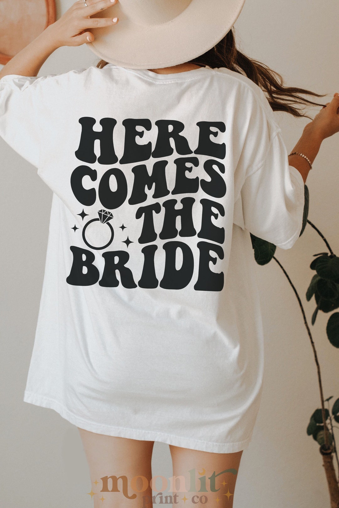 Here Comes the Bride Bridal Party Retro Wavy Groovy Bachelorette Outfit ...