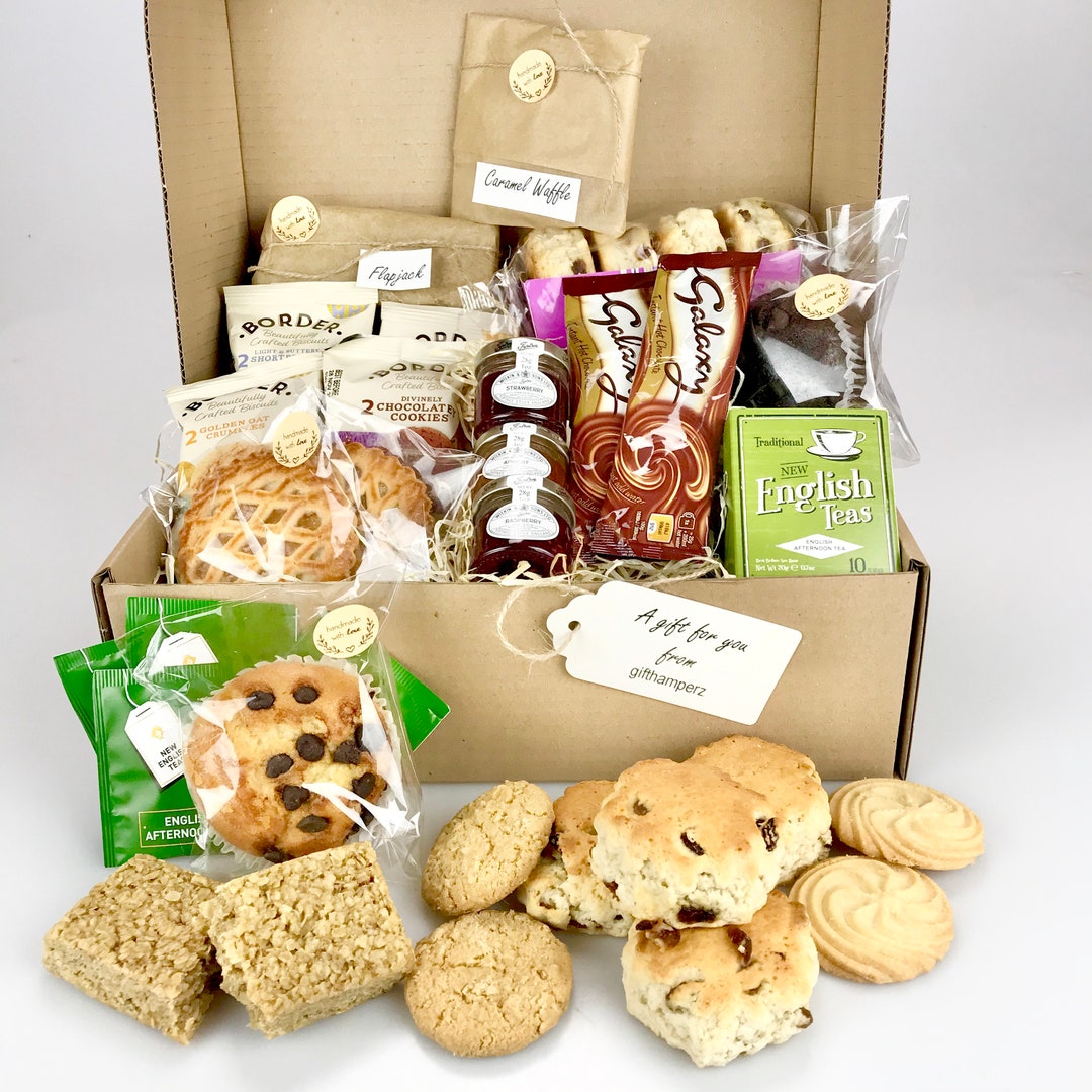 Deluxe Afternoon Tea Food Hamper Box for 2 - 6 Persons Fabulous Treat ...