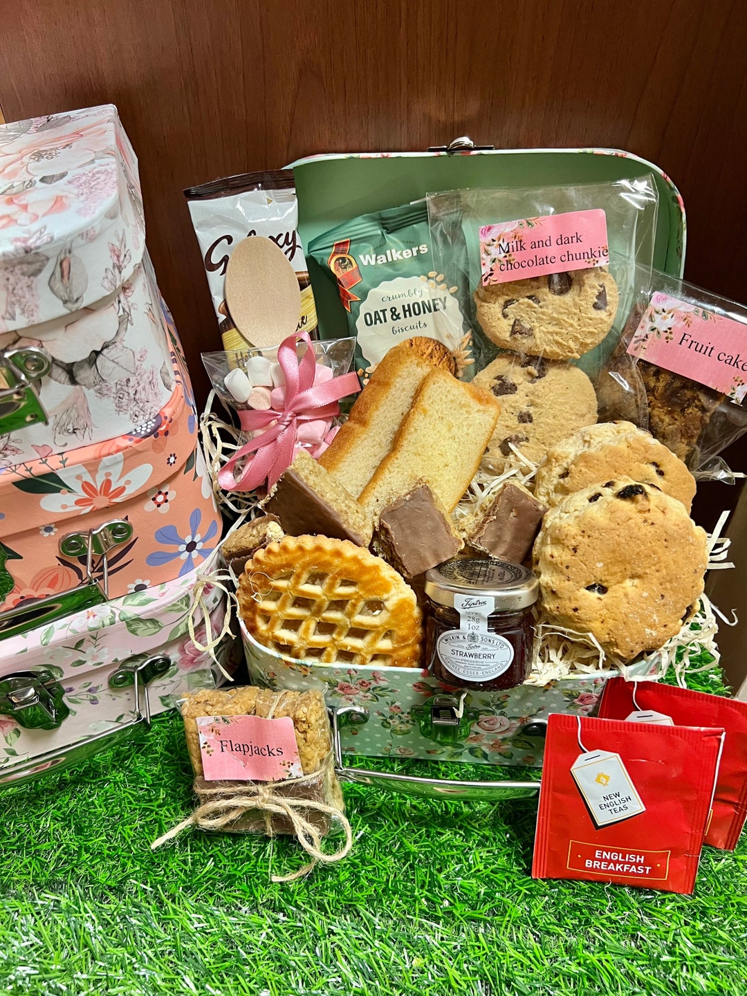 Afternoon Tea Food Hamper Box 1-6 People Fabulous Treats Scones ...