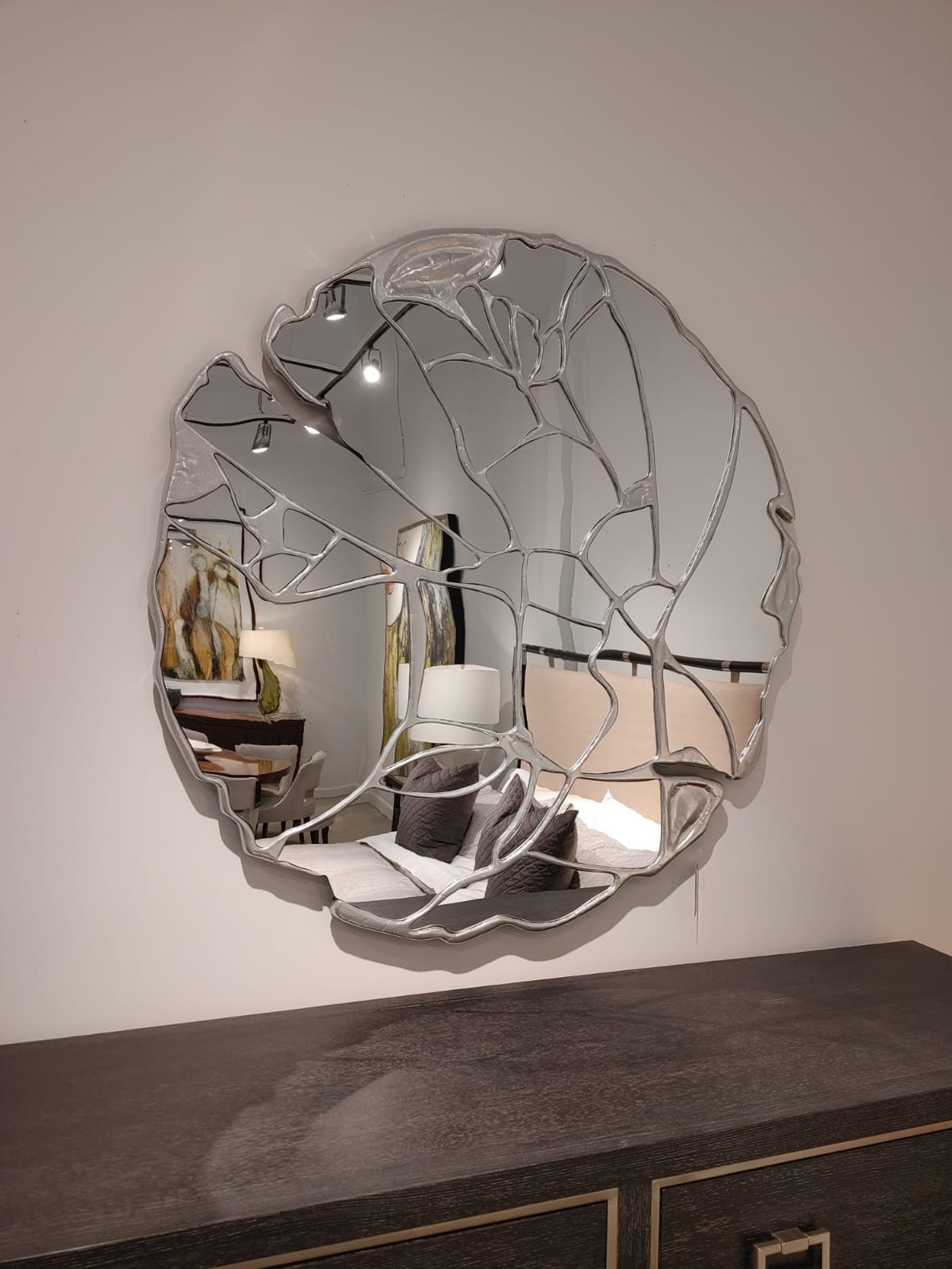 Luxurious Round Mirror, Circular Modern Wall Mirror With Mercury Silver ...