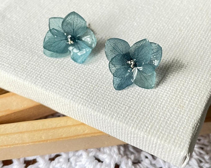 Blue Hydrangea Necklace by Little English Jewelry, Hydrangea Pendant ...