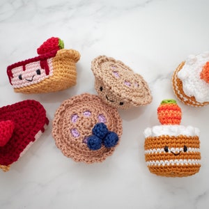 Mini Blueberry Pie Amigurumi Pattern. No Sewing Amigurumi. Blueberry ...