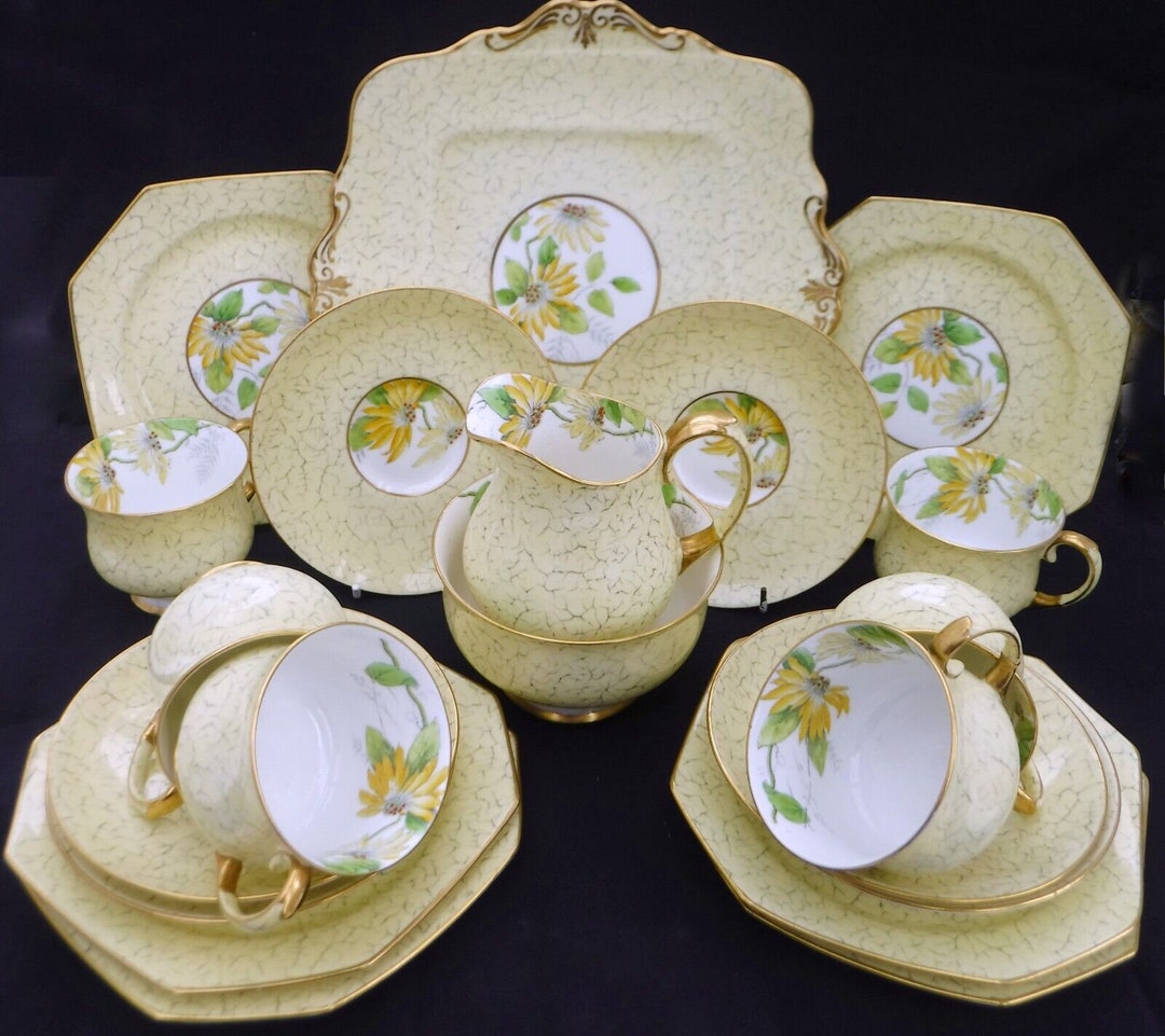 PARAGON Tea Set. Art Deco.22 Carat Gold Gold Footed Cups and Rims. 1930 ...