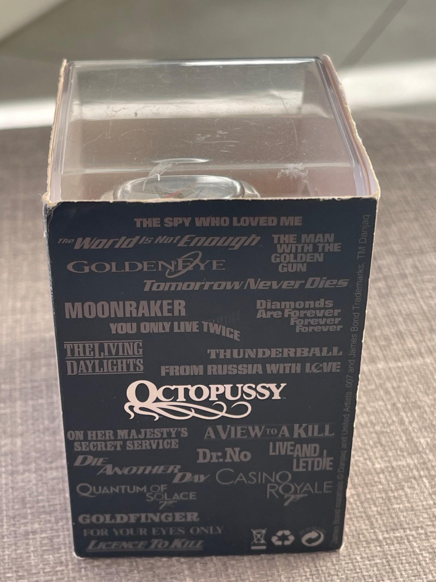 Swatch Watch YGS127 James Bond "villain" Collection "octopussy ...