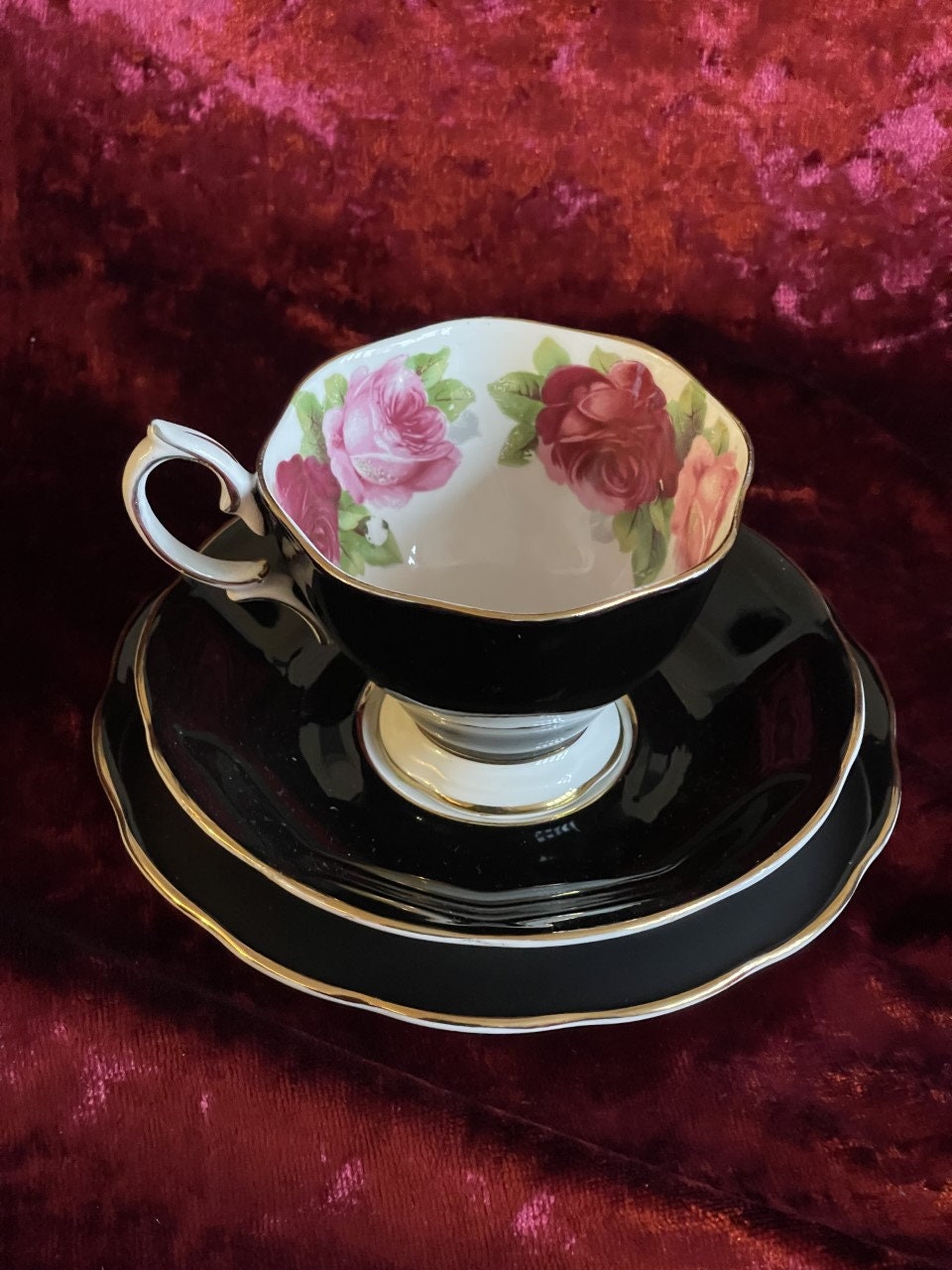 Royal Albert "cabbage Rose" Tea Set in Black Stunning .great Condition ...