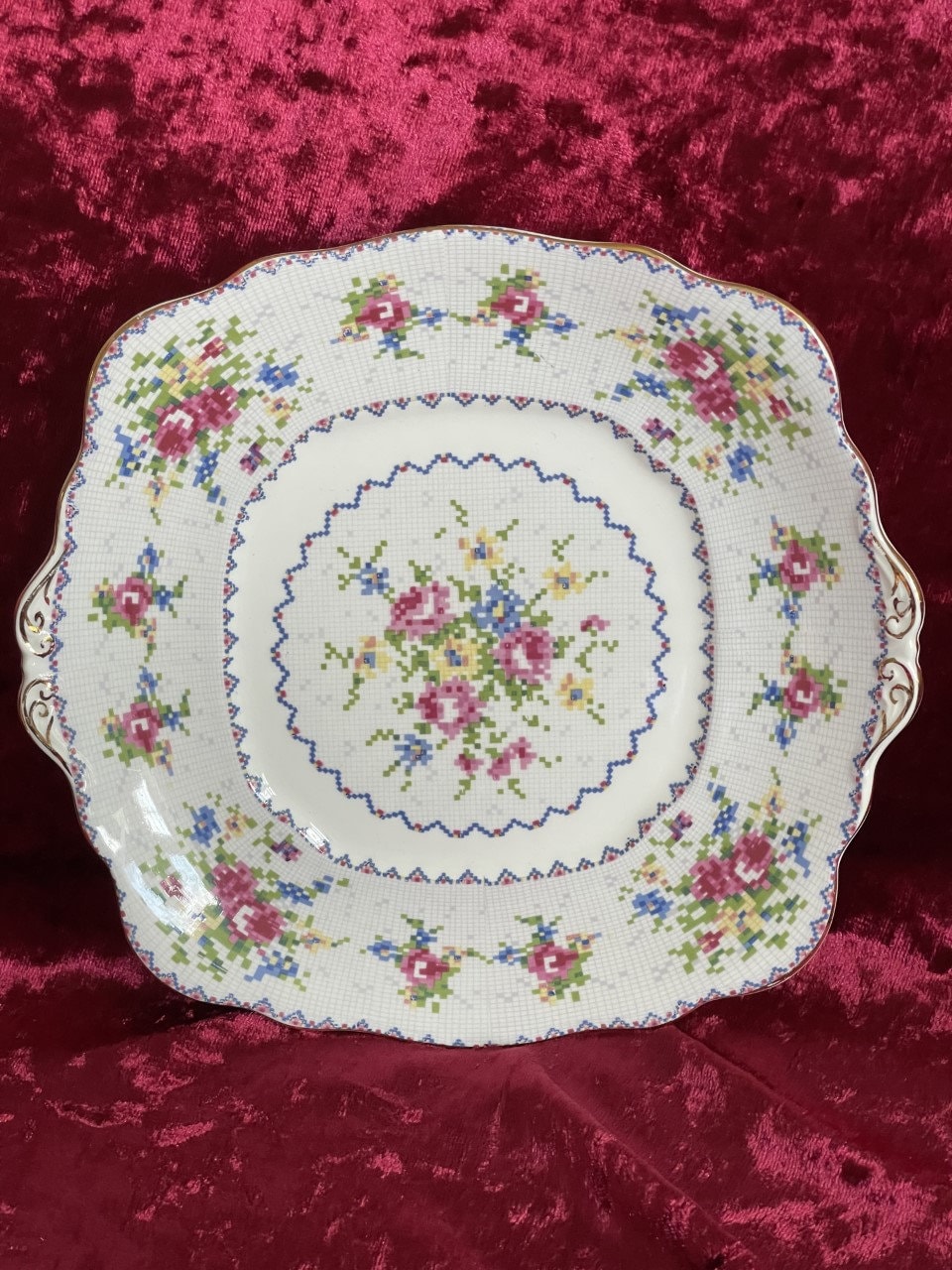 Royal Albert "petit Point" Tea Set Complete With Teapot. Stunning ...