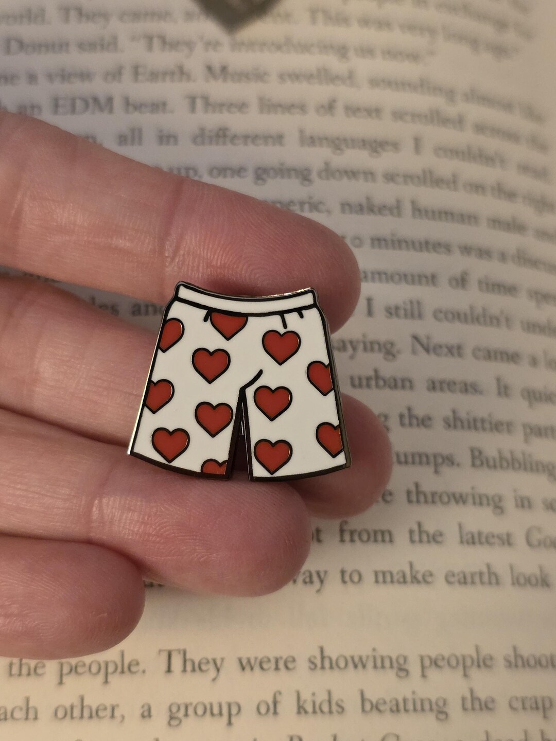 1" Enamel Pin Heart Boxers - DCC Crawler Carl Donut Litrpg Dnd - Etsy