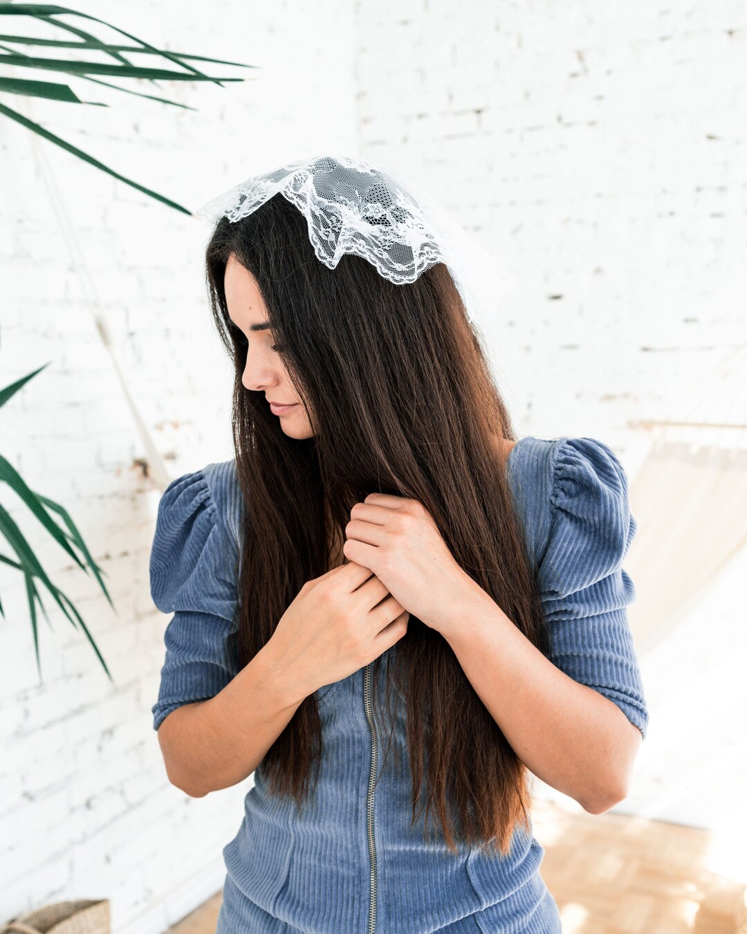 READY-TO-SHIP. White/black Lace Chapel Round Veil Shantilly Lace ...