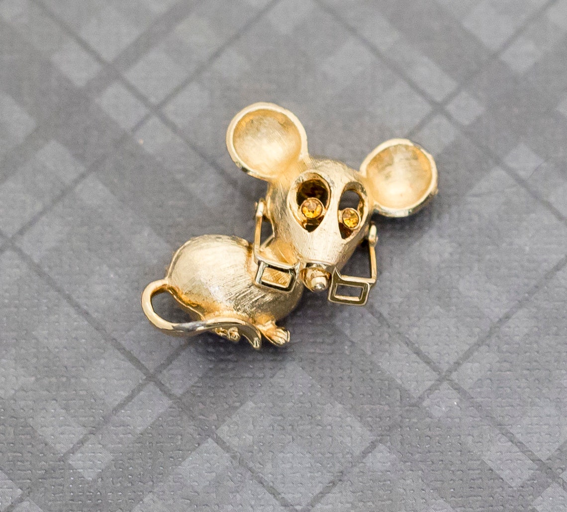 Vintage Mid Century Gold Tone Mouse Brooch by Avon G15 - Etsy