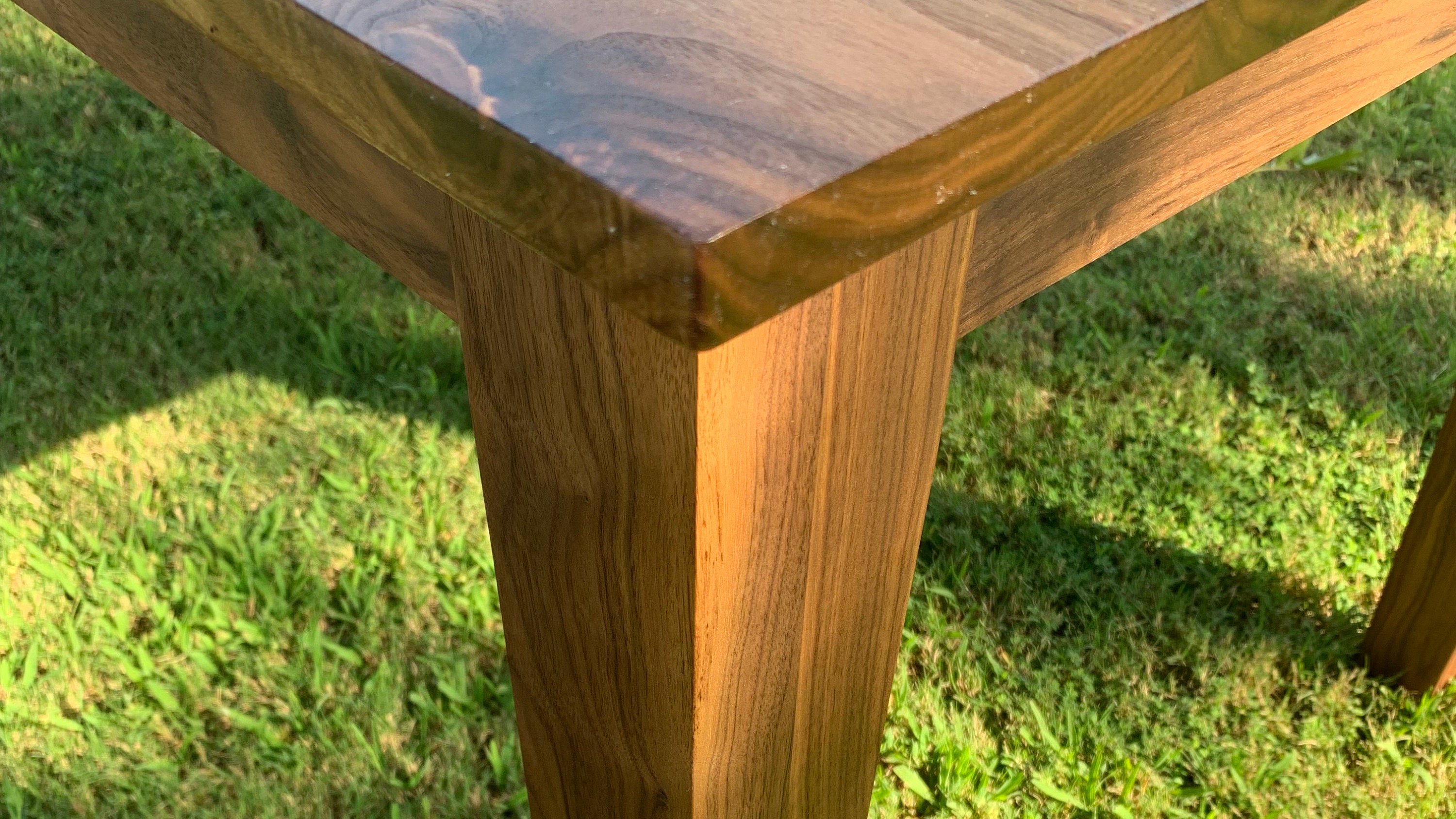 Walnut Dining Room Table - Digital Woodworking Plans - PDF Woodworking ...