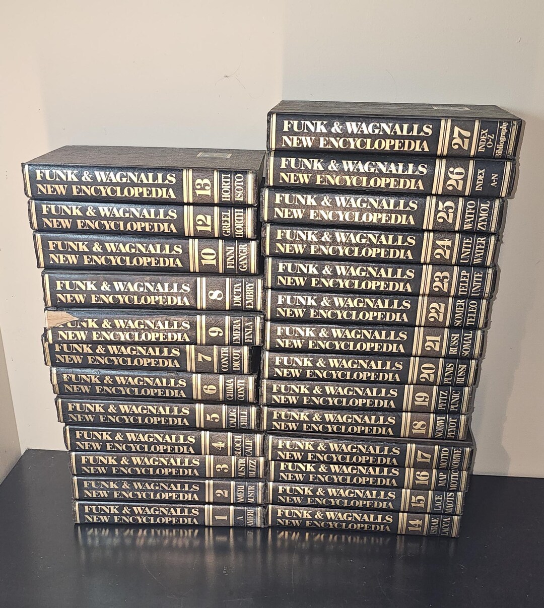Funk and Wagnalls New Encyclopedia - Hardbound Book Lot 1979 - #1-#27 ...