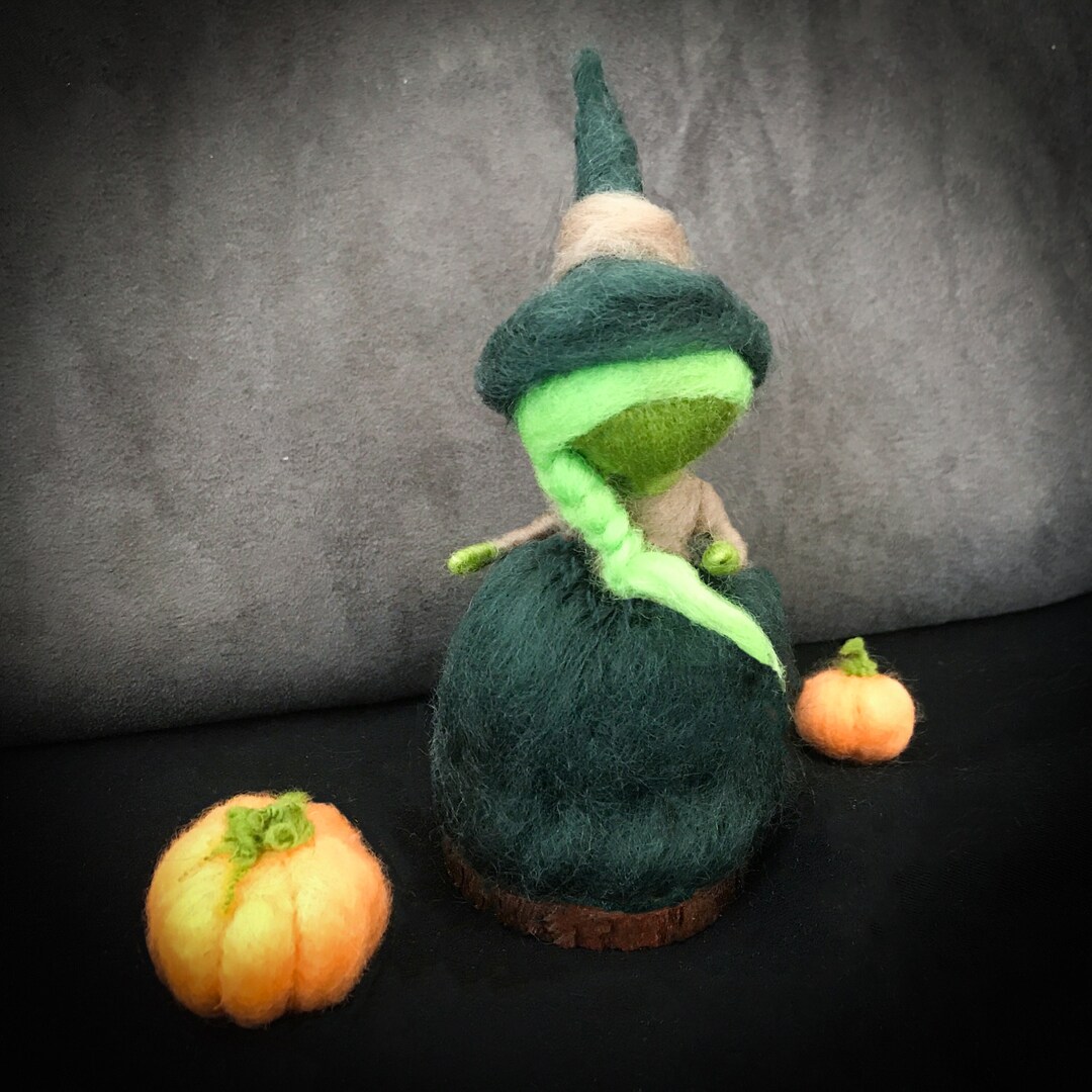 Little Green Witch, Needle Felted Wool Witch. Halloween Decoration. - Etsy